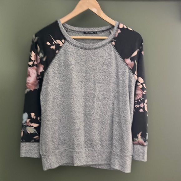 Pink Clover | Tops | Pink Clover White With Floral Sleeves | Poshmark